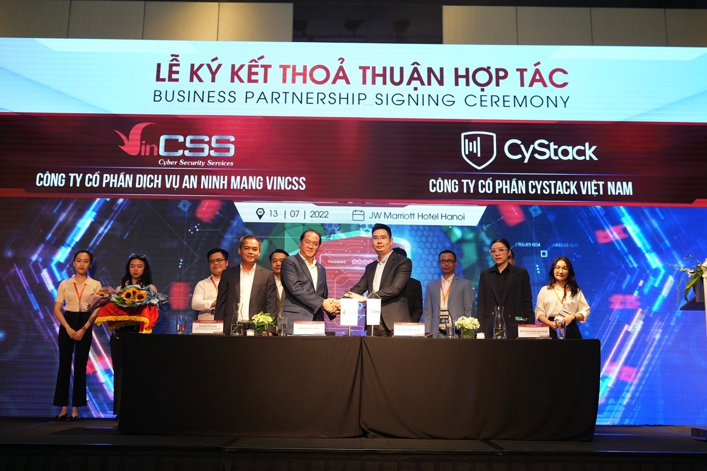 CyStack hợp tác VinCSS phát triển phần mềm quản lý mật khẩu an toàn bậc nhất