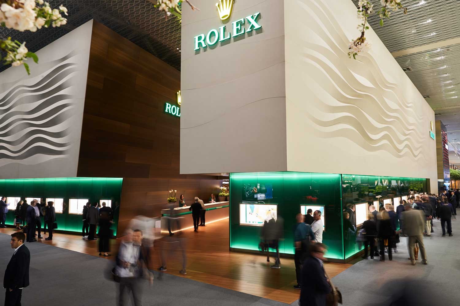 Lần đầu tiên, ROLEX vượt mốc doanh thu 10 tỷ USD